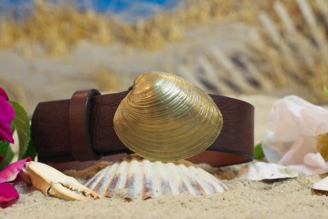 Littleneck Clam Shell Buckle - Cellar Leather